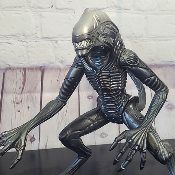 Vintage | Toys | Vintage Rare 9s Alien Vs Predator Collectible Posable ...